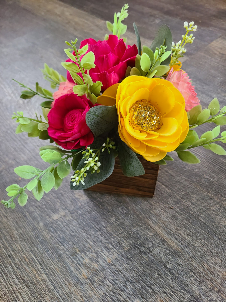 Spring Sunshine Mini Centerpiece – My Dinosaur Dreams